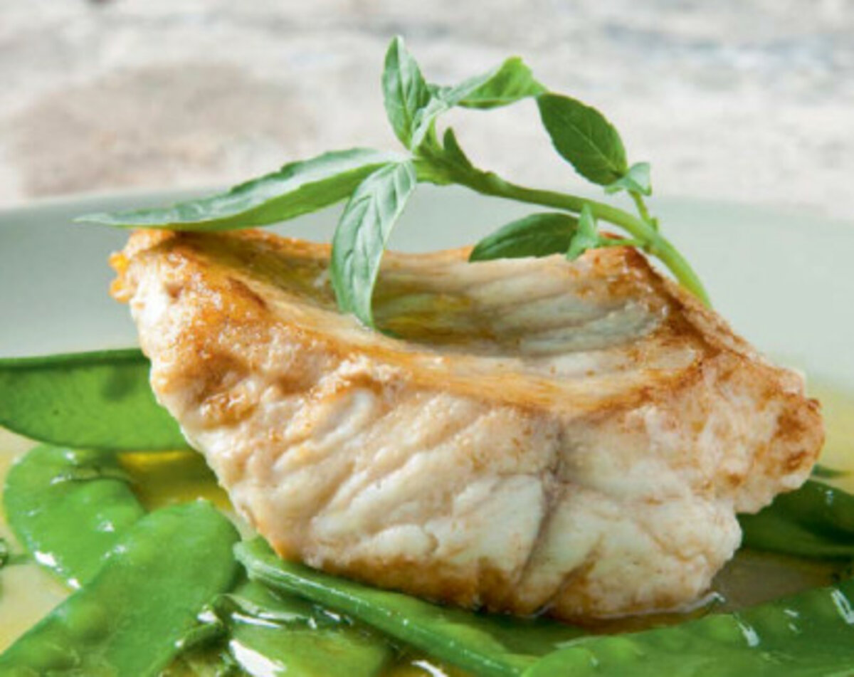 Zeewolf met peultjes en citrus-basilicumsaus - De Vis Factorij